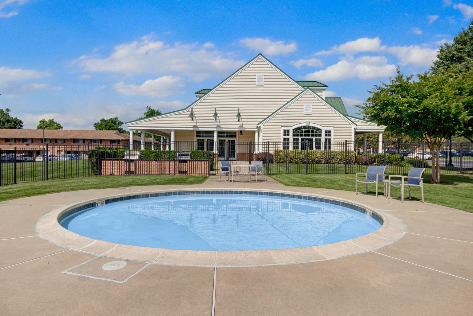 Photos – Golf Club Apartments