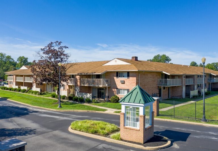 Photos – Golf Club Apartments